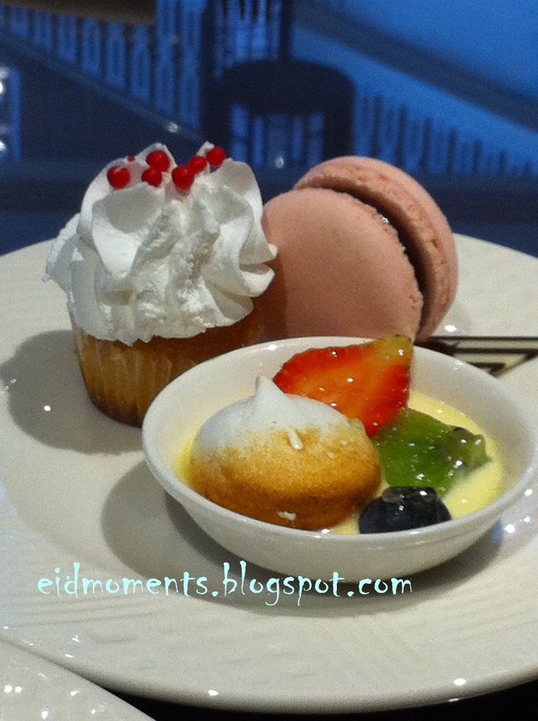 moments...: H.O.T.E.L D.I.S.E.R.T