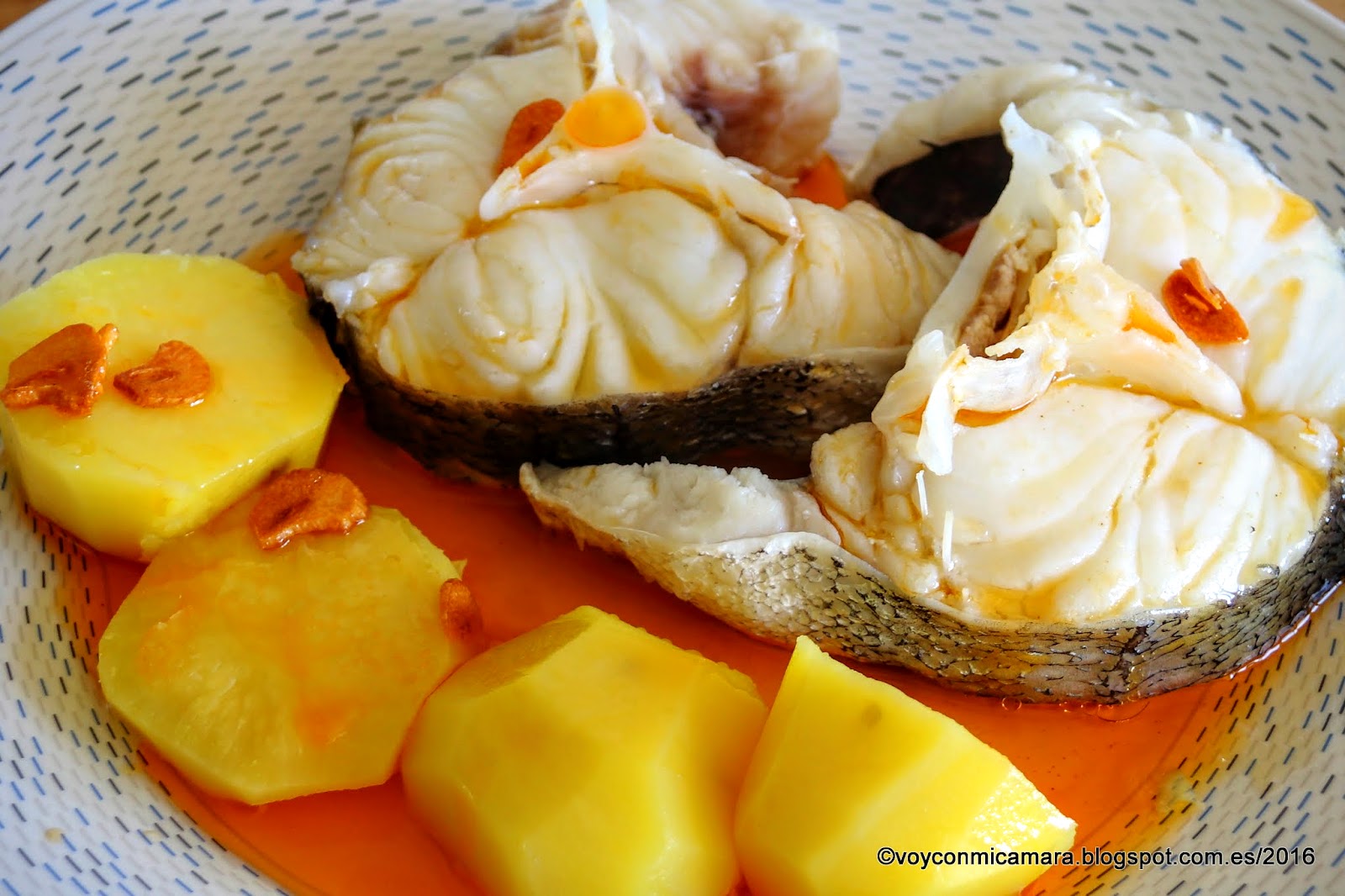 Pescada, patacas e allada