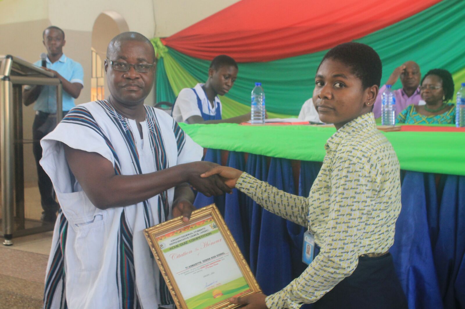 Prof. Quarm honours 2016 ACME QUIZ Ashanti Champions Konongo Odumasi ...