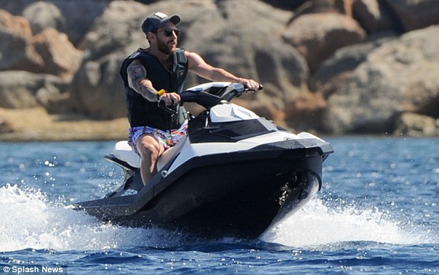 BALLBOI FACT BBF: Lionel Messi and family enjoys holiday together (photos)