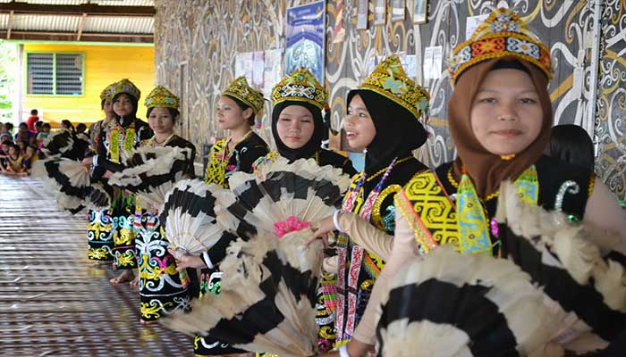Inilah 14 Tarian Tradisional Dari Kalimantan Timur - Kamera Budaya