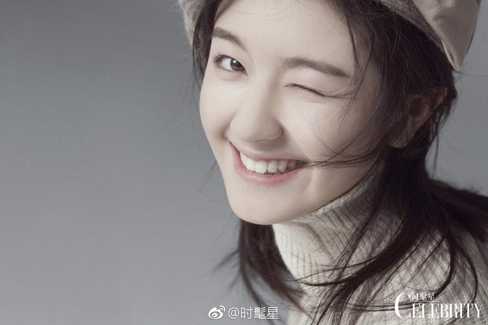 China Entertainment News: Actress Li Landi covers fashion magazine