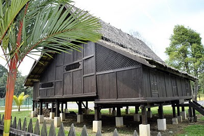 KakiSejarah: Jenis Rumah Tradisional