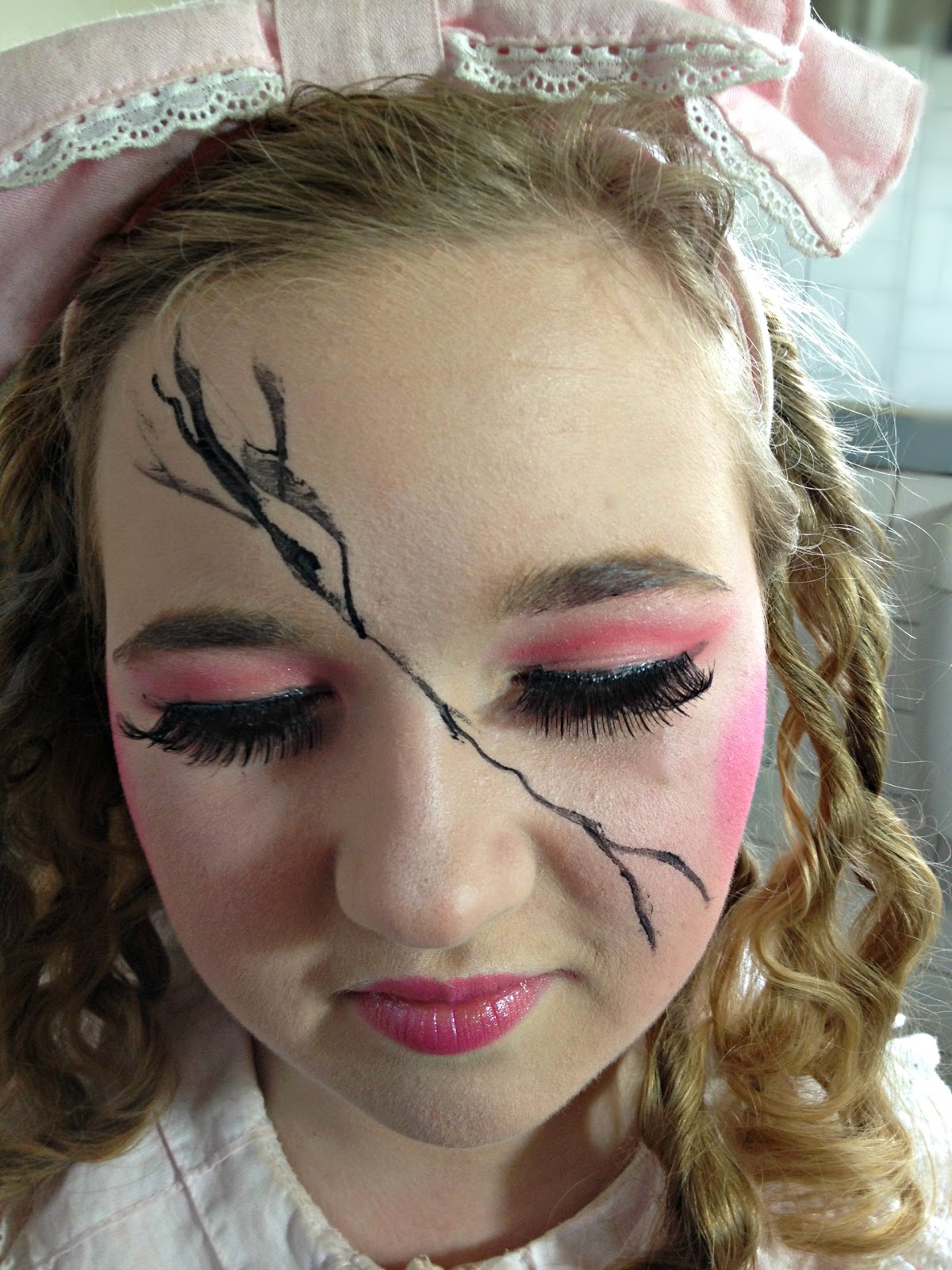 22+ Makeup Crack, Konsep Terpopuler!