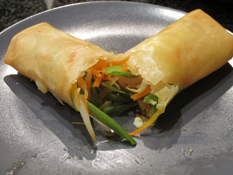 The Vegan Kitchen Sri Lanka: Vegetaable spring rolls