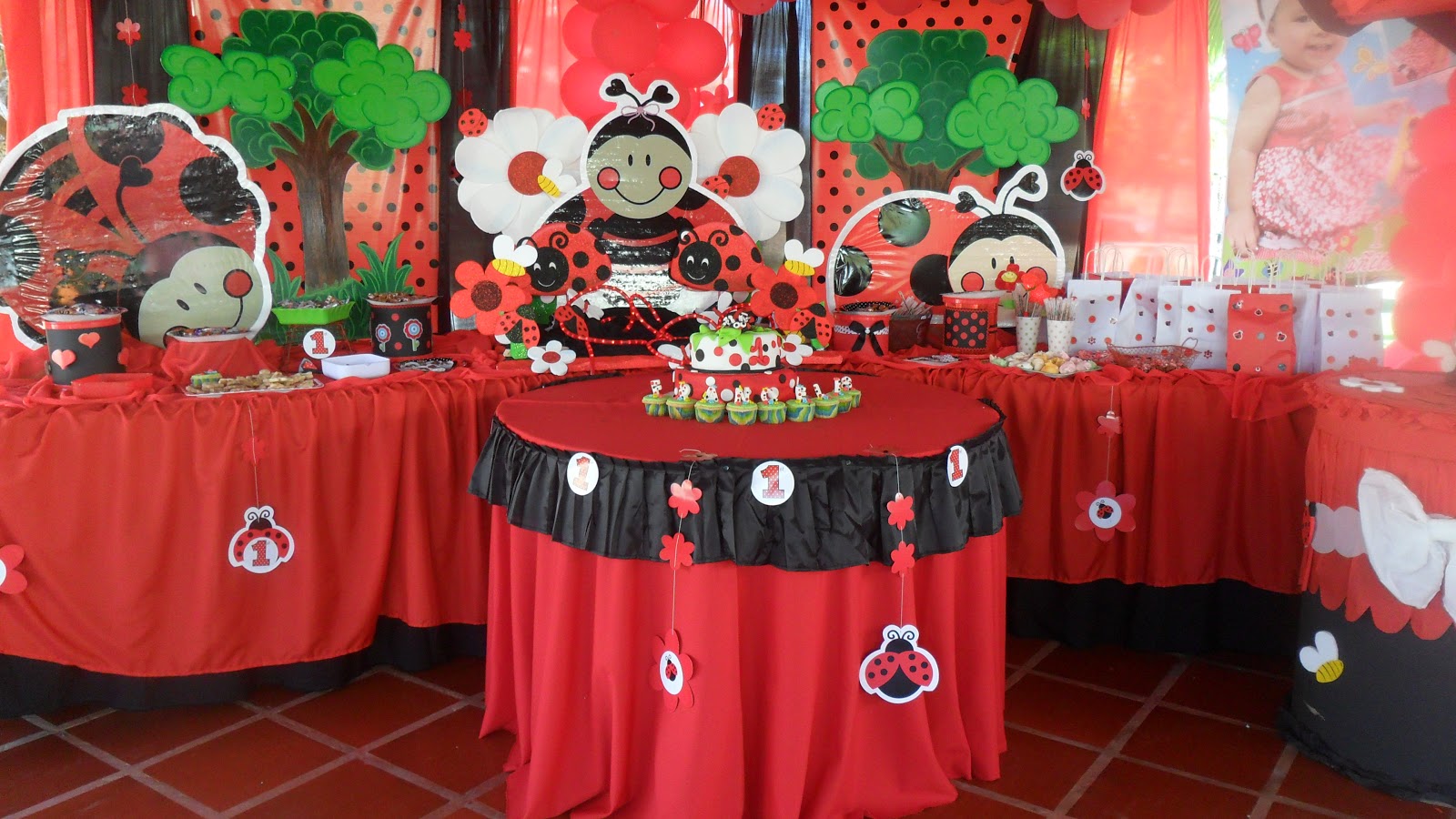 Ursula Newman Eventos: Decoración fiesta infantil LADYBUG