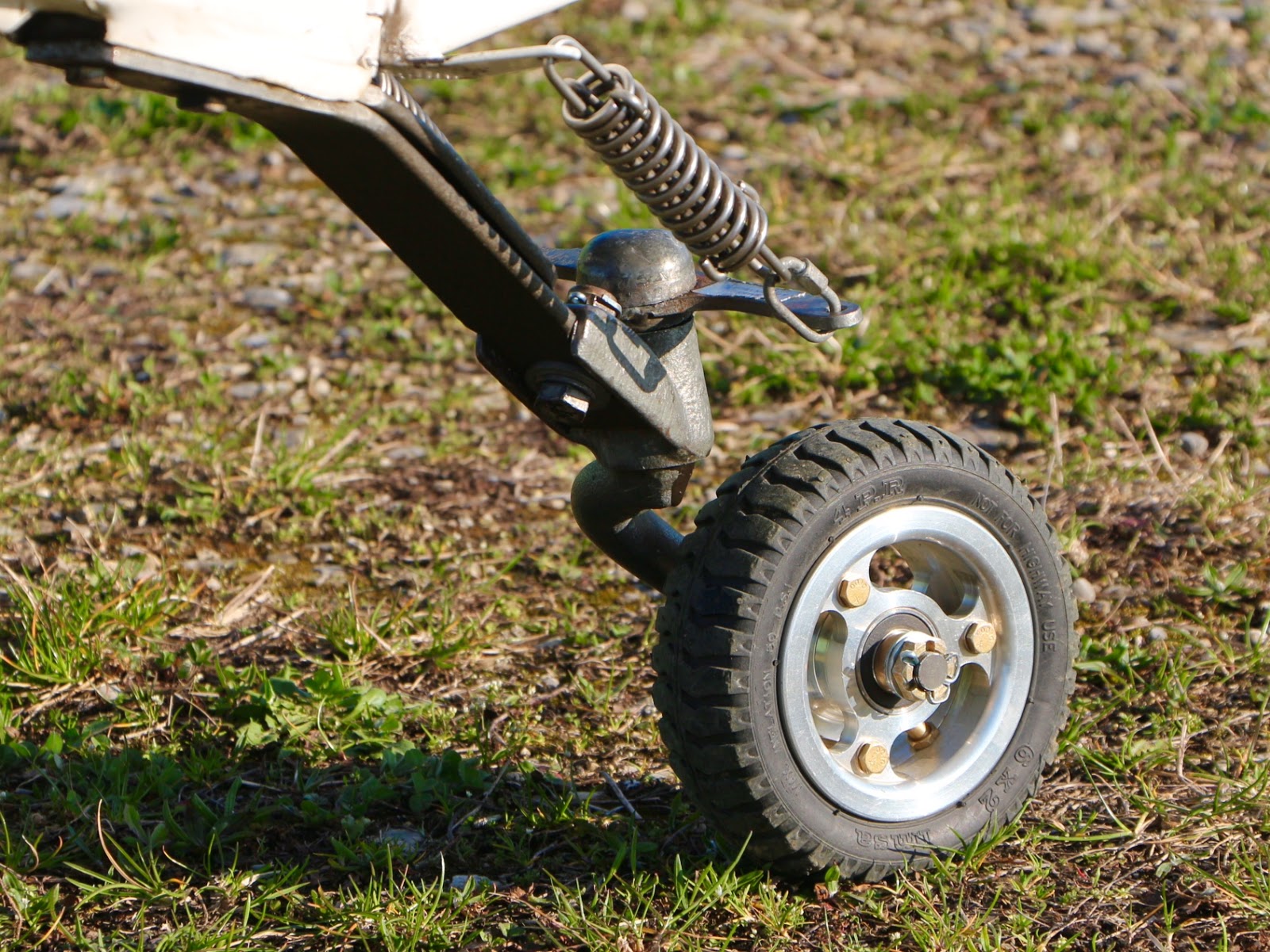 Living With An Avid Flyer: Finally, a pneumatic tail wheel!