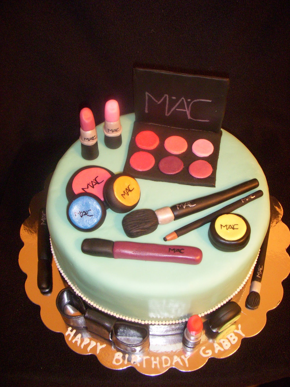 The Sweetest Thing: Mac Makeup Cake