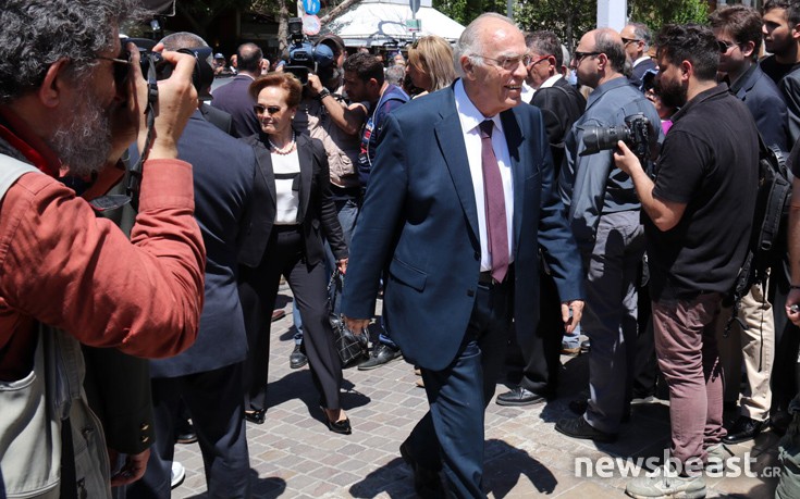 ΠΡΕΖΑ TV ©: Όλη η εγχωρια διαπλοκη παρηλασε στη κηδεια του Κωνσταντινου ...