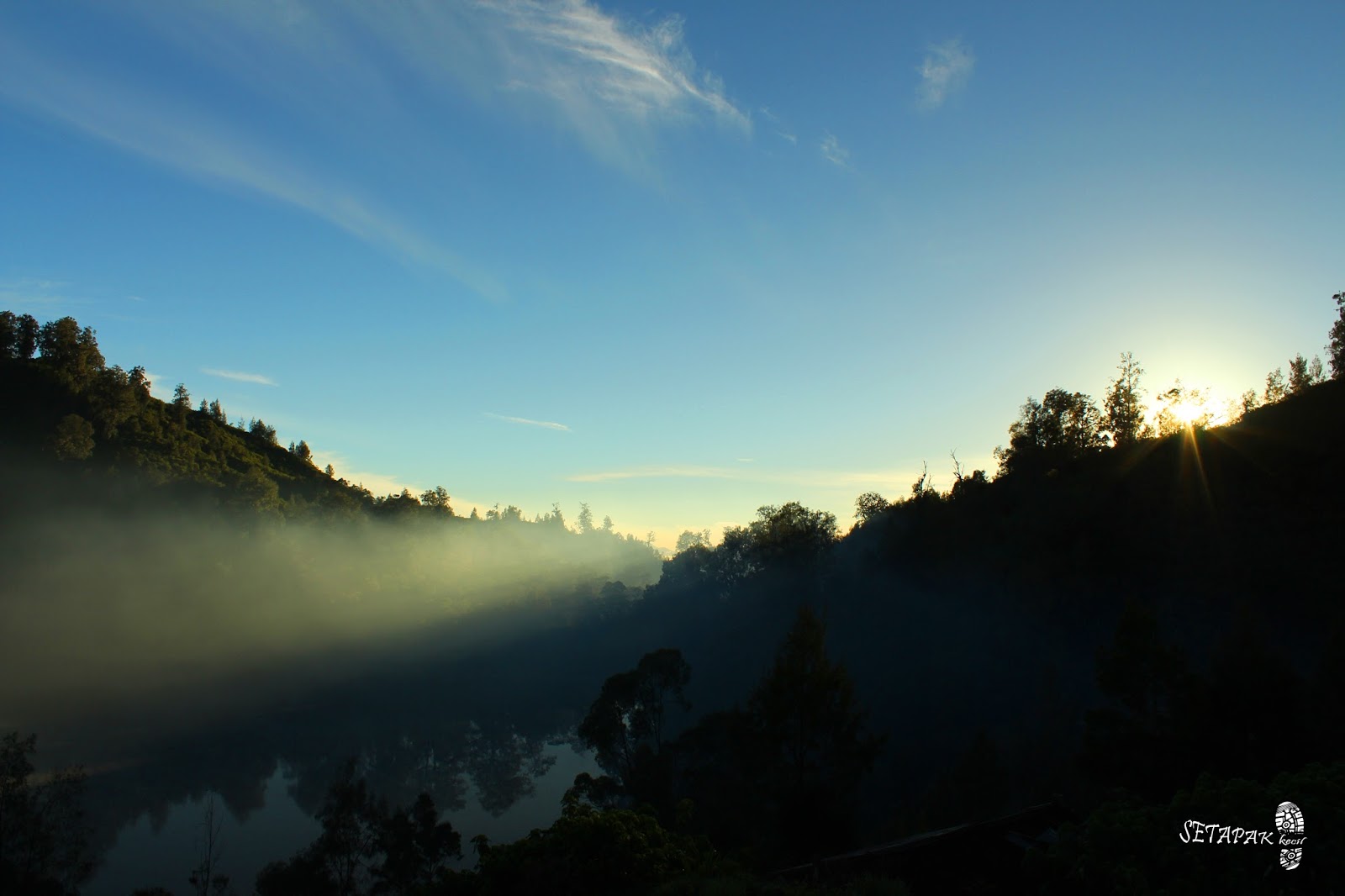 SETAPAK KECIL: Memotret Sunrise Di Gunung [TIPS]