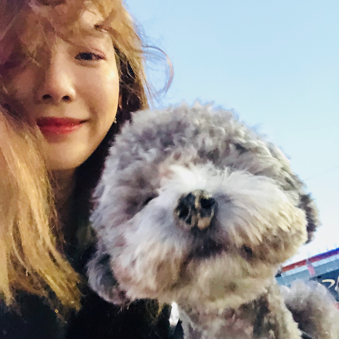SNSD TaeYeon's adorable photos with Zero and Red Velvet's Yeri ...