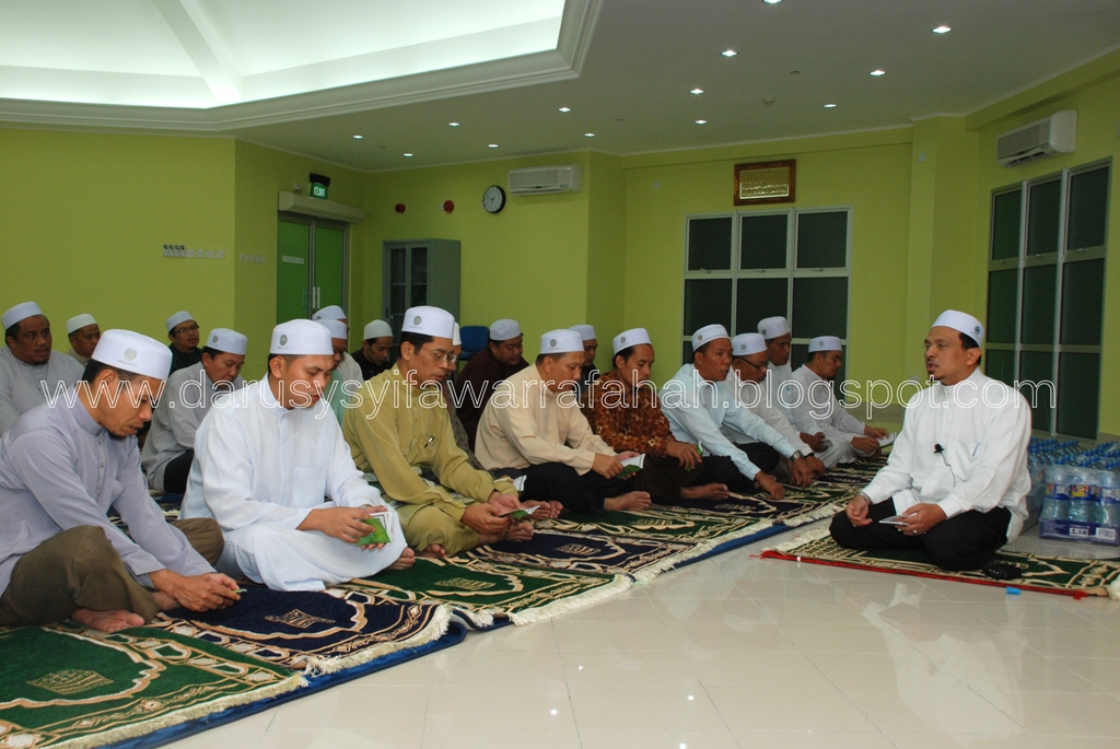 DARUSYSYIFA' WARRAFAHAH: MERAWAT BANGUNAN SEKOLAH MENENGAH RIMBA II