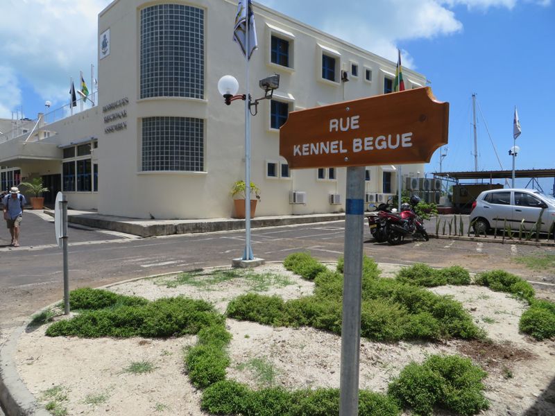 Rodrigues via Mauritius: Sur la route de l'Autonomie....13 Jahre ...