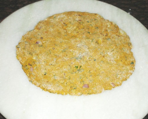 Vidyas Recipes: Bhajnichi thalipeeth recipe - Multi grain flour thalipeeth
