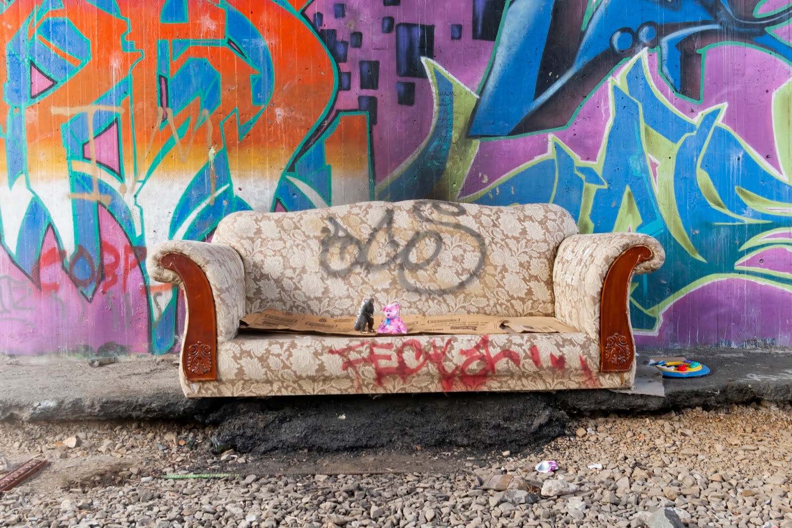 NEW SAVANNA: Sofa in the wild with graffiti