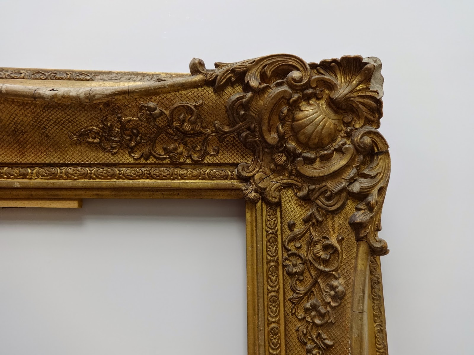 Antique Frame Sale: Large Victorian Swept Frame