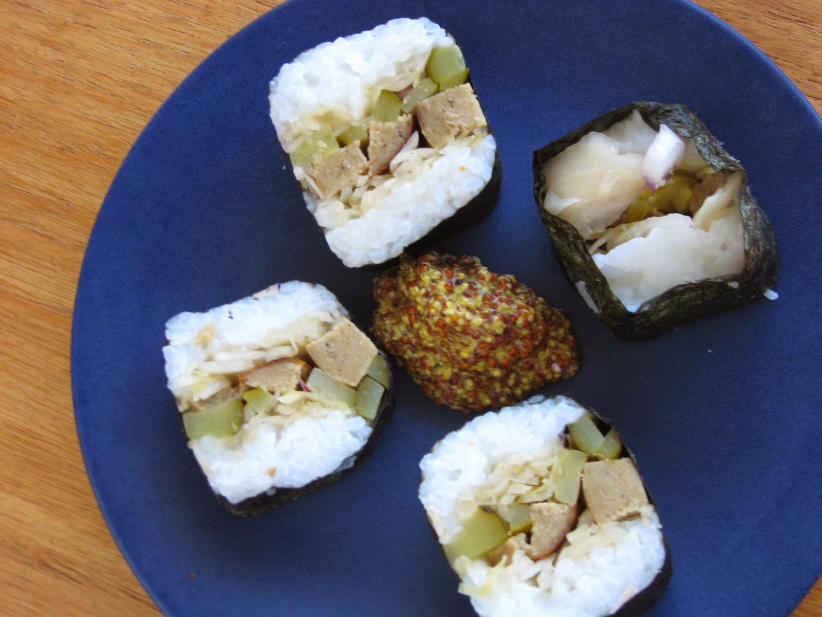 VeganForOne: Sushi for One, Day 3 (German and Greek)