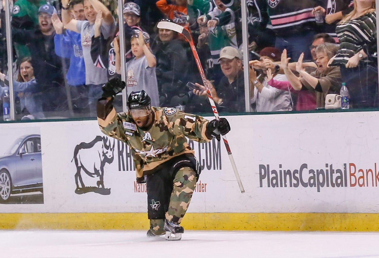 Gemel Smith Returns to Dallas on One-Year Deal