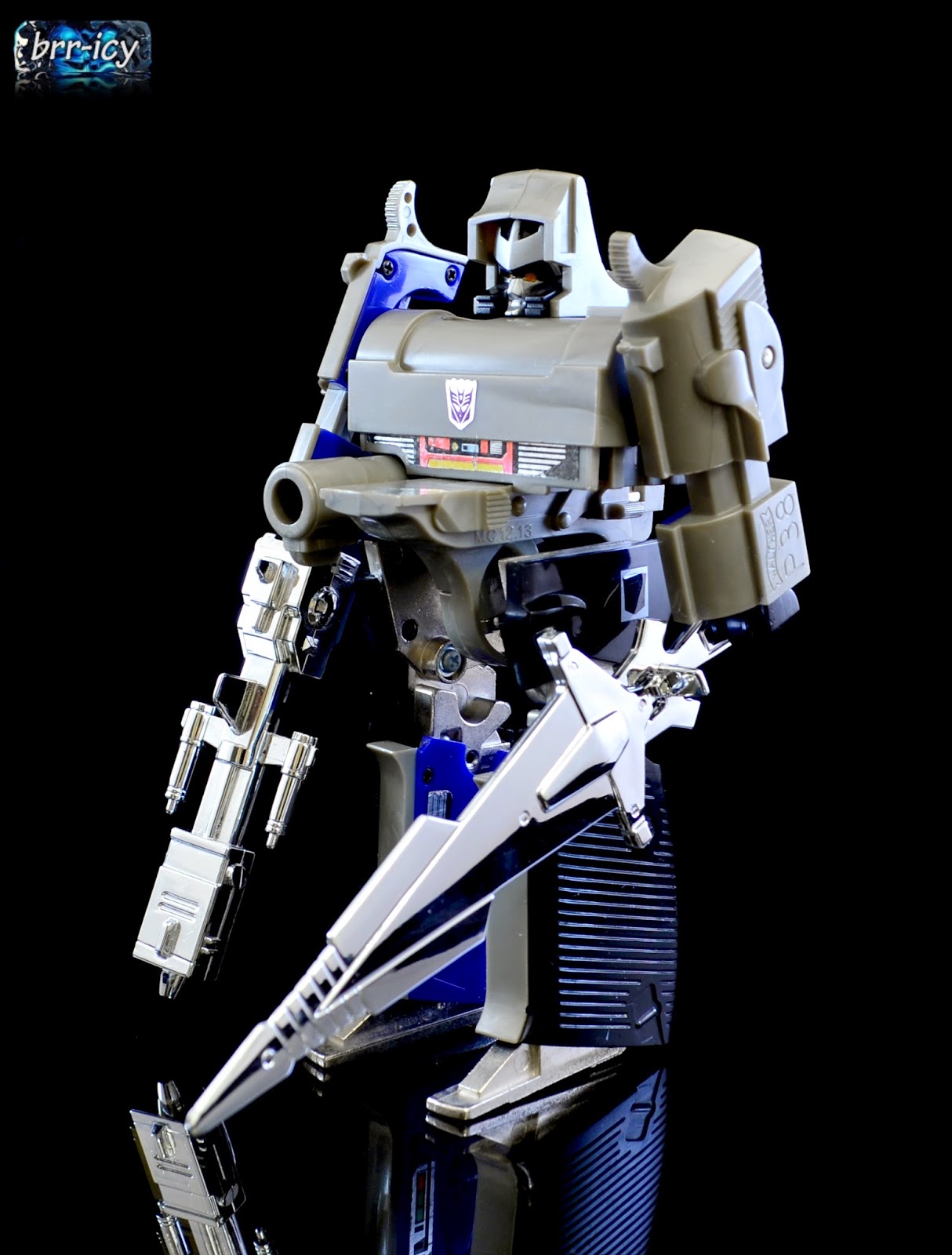 Brr-icy's Transformers Reviews: Japanese G1 #16 Megatron