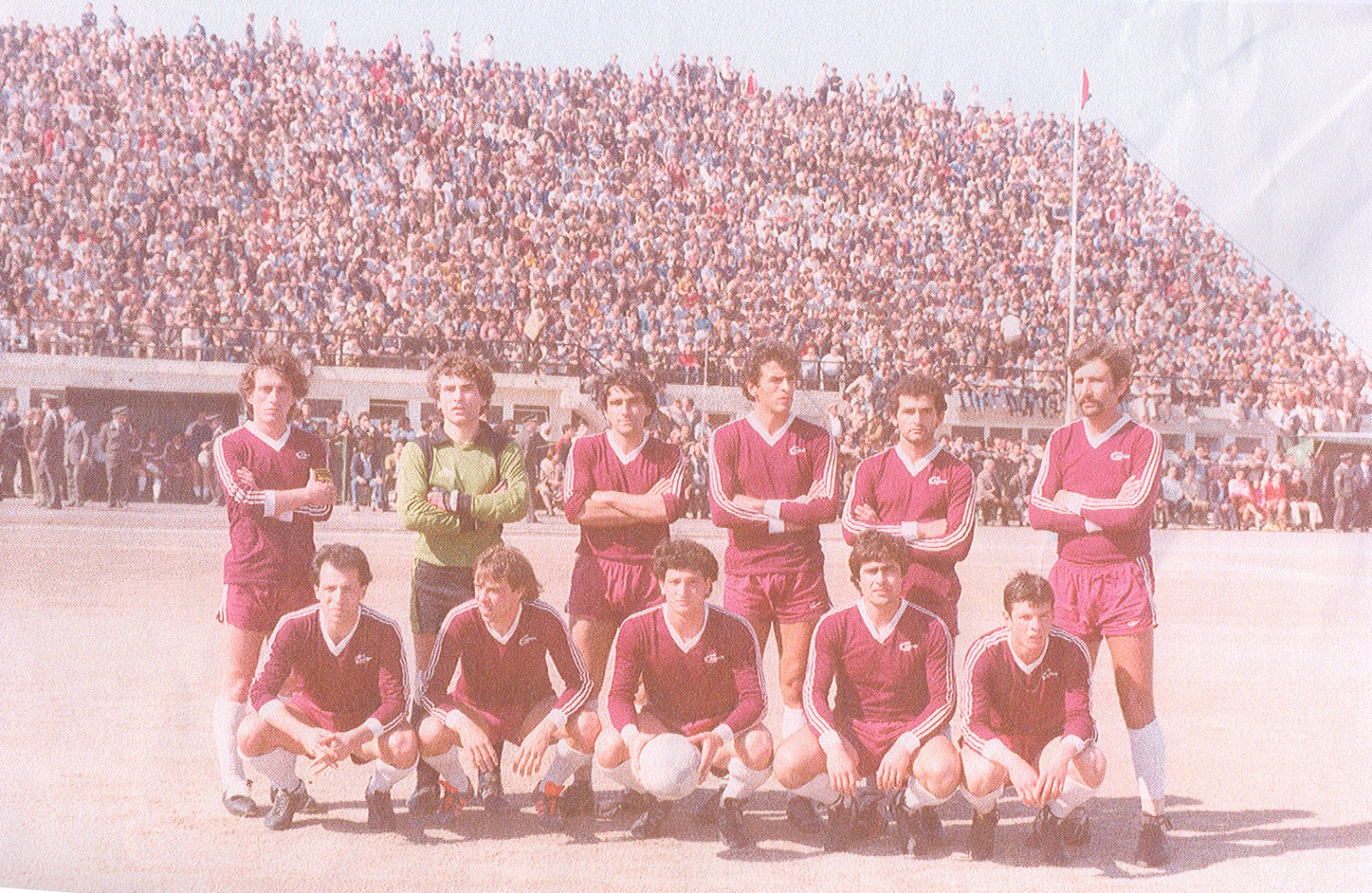 ΑΟ Η ΘΗΒΑ 1968: ΑΟ Η ΘΗΒΑ 1981-82 !!! ΕΓΡΑΨΕ ΙΣΤΟΡΙΑ ΜΕ ΧΡΥΣΑ ΓΡΑΜΜΑΤΑ ...