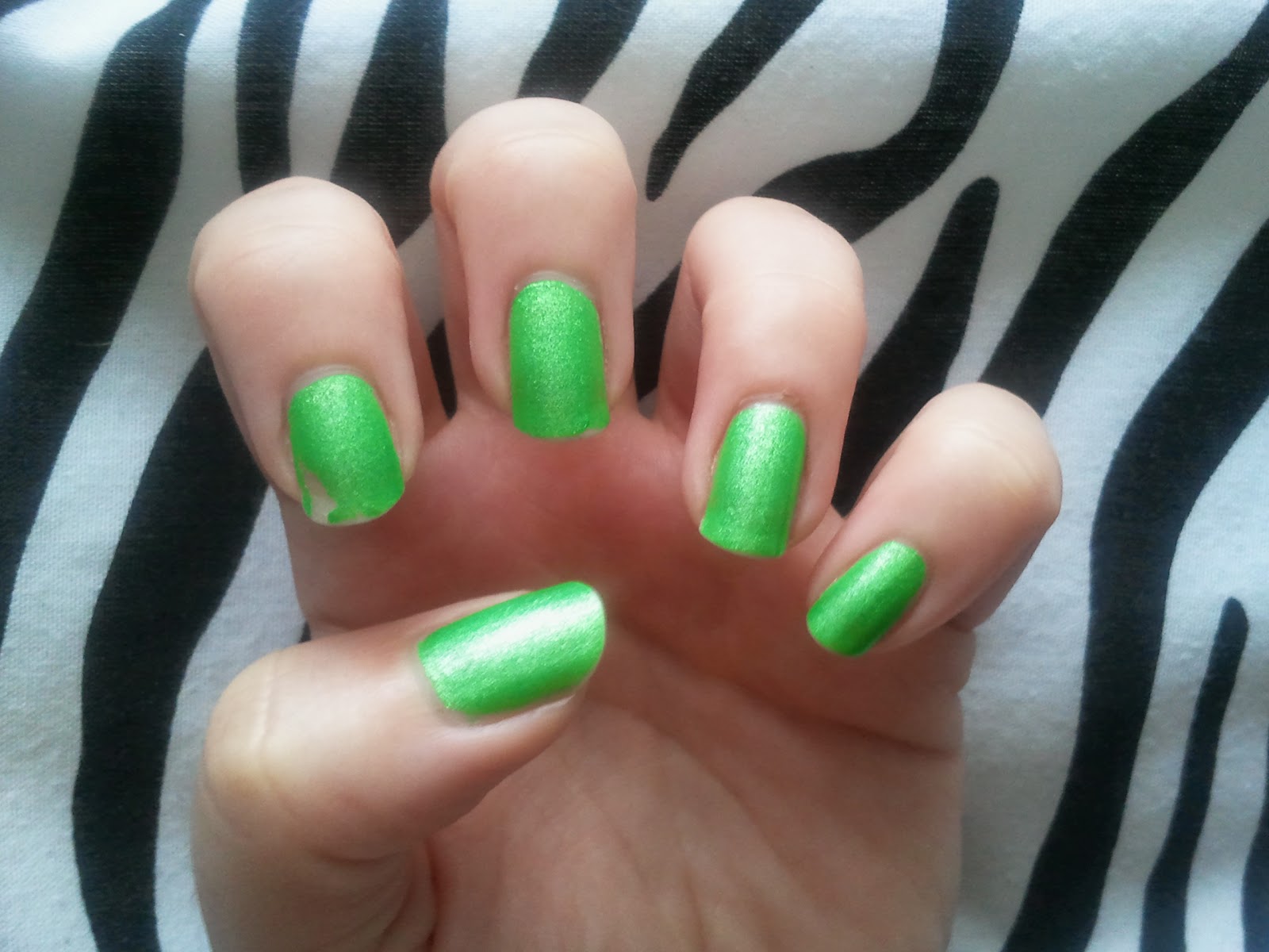 Amelia's Allsorts: Illamasqua Paranormal Collection UV Nail Polish 'Omen'