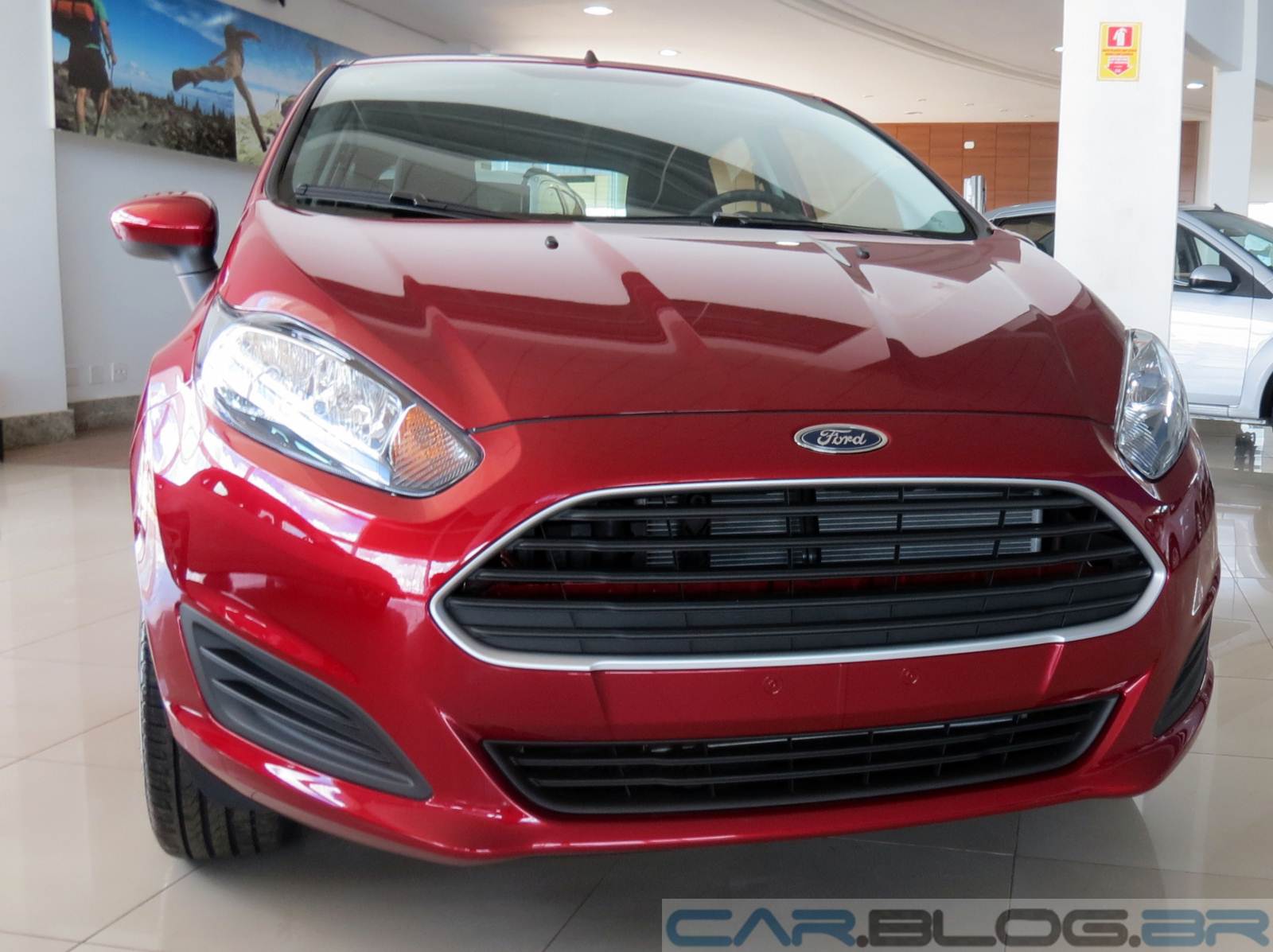 Ford Fiesta S 2014 - fotos, preço, vídeo e especificações