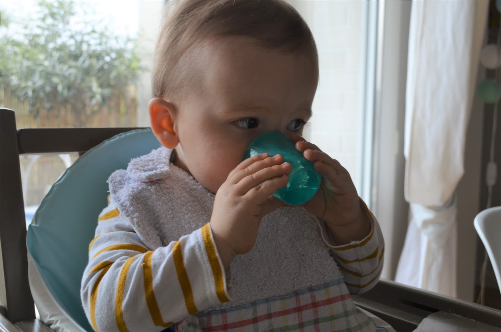 La babycup : le premier verre de bébé