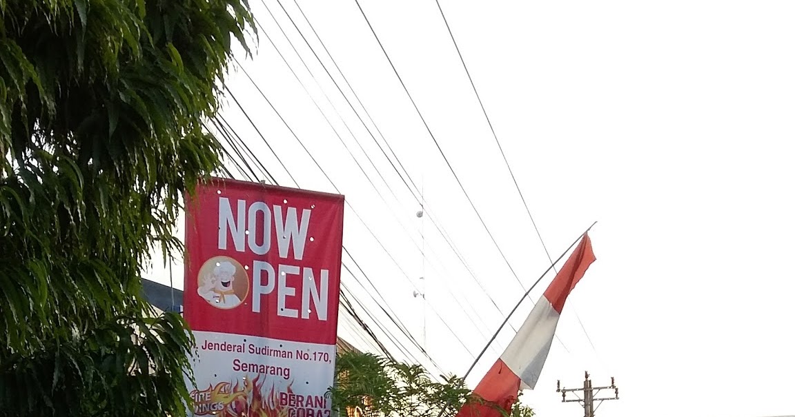 Vertical Banner Opening Richeese Factory Outlet Sudirman Semarang