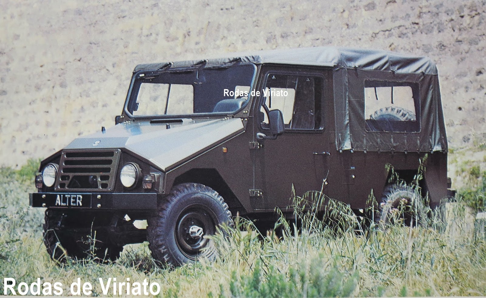 Folheto com jipes UMM Alter - Gama militar #1 [42 anos UMM]