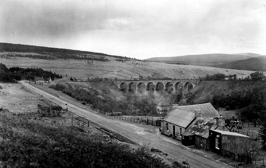 Tour Scotland: Old Photograph Slochd Scotland