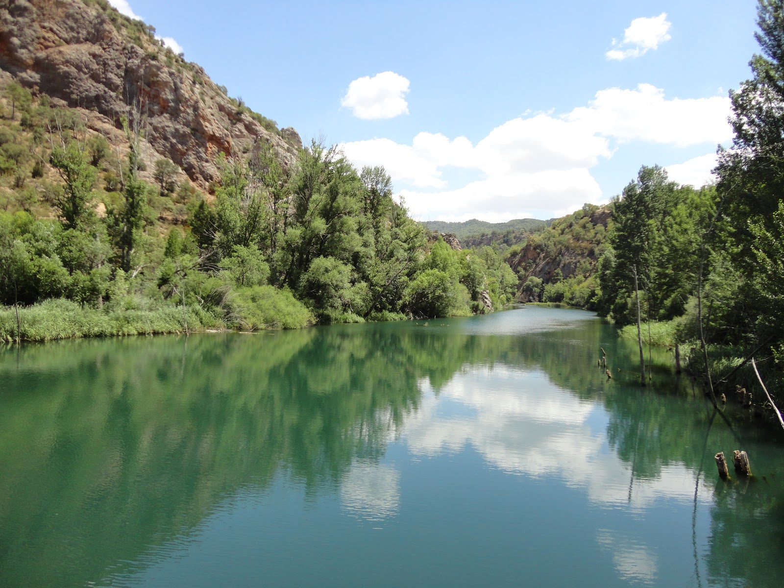 LA PRESA Y EL MANANTIAL DEL CAMPILLO (-AT-)