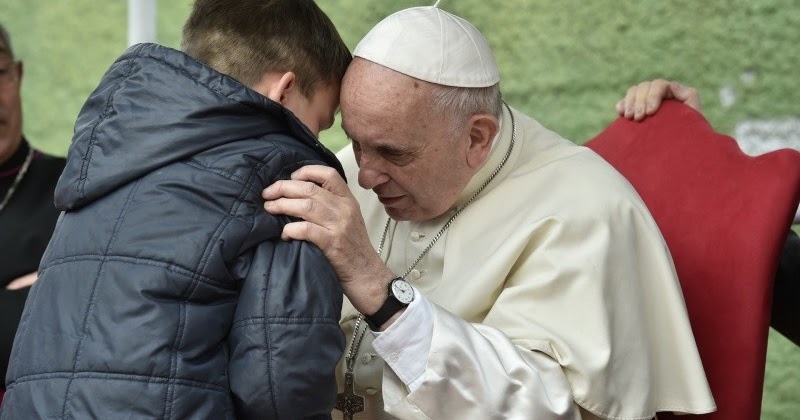 Pope Francis Tenderly answers Boy who asks if his Atheist Daddy is in ...