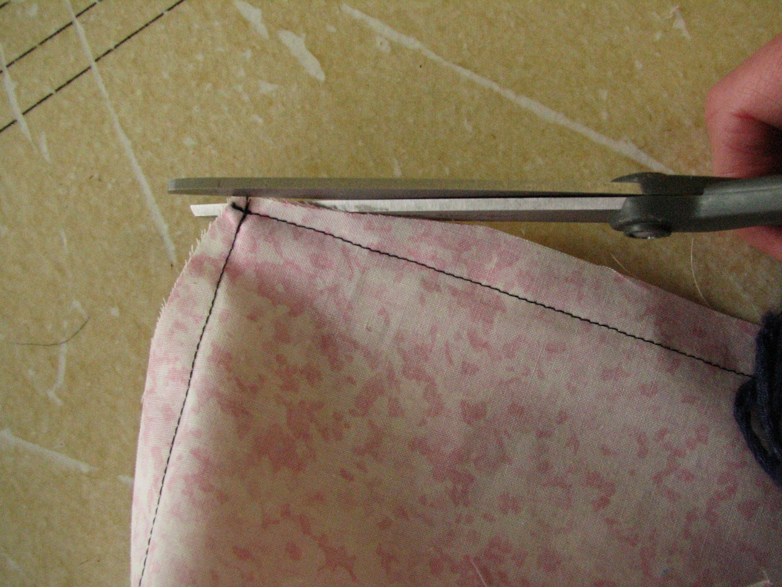 Ms. Elaineous Teaches Sewing: Learn to Sew: Clipping Corners