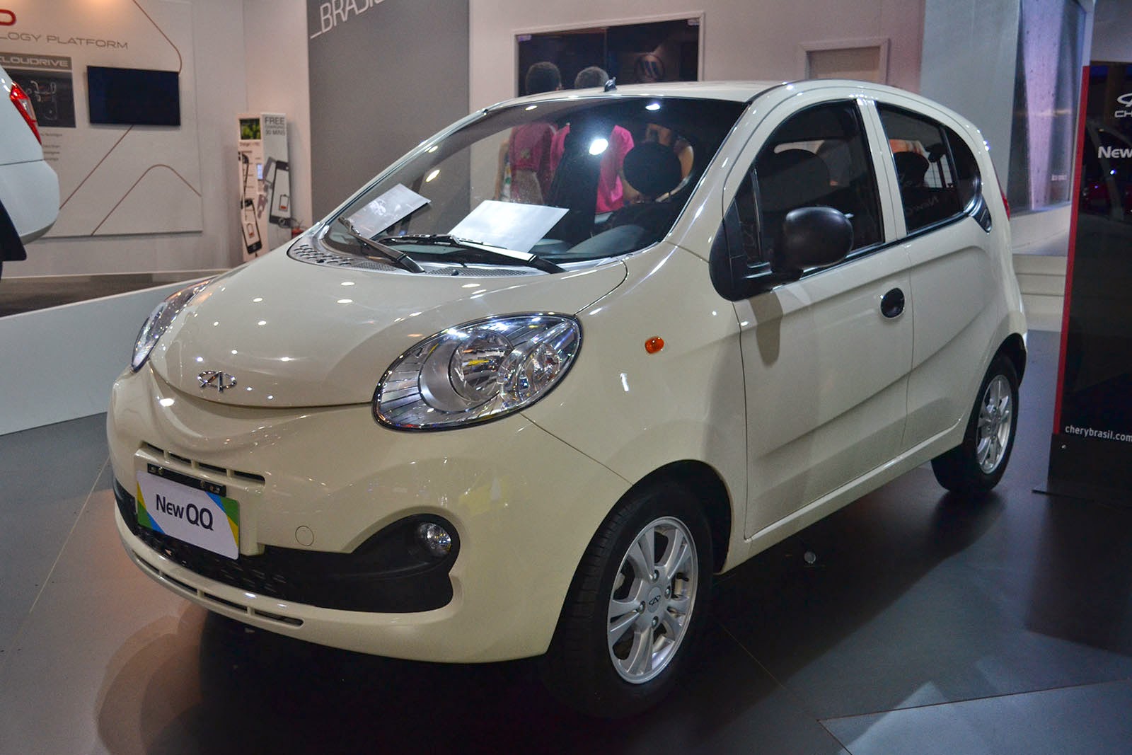 Chery começa a importar novo QQ para o Brasil