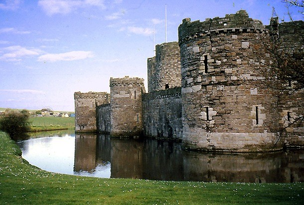 10 Haunted Castles That Are Too Scary To Handle ~ TOP 10