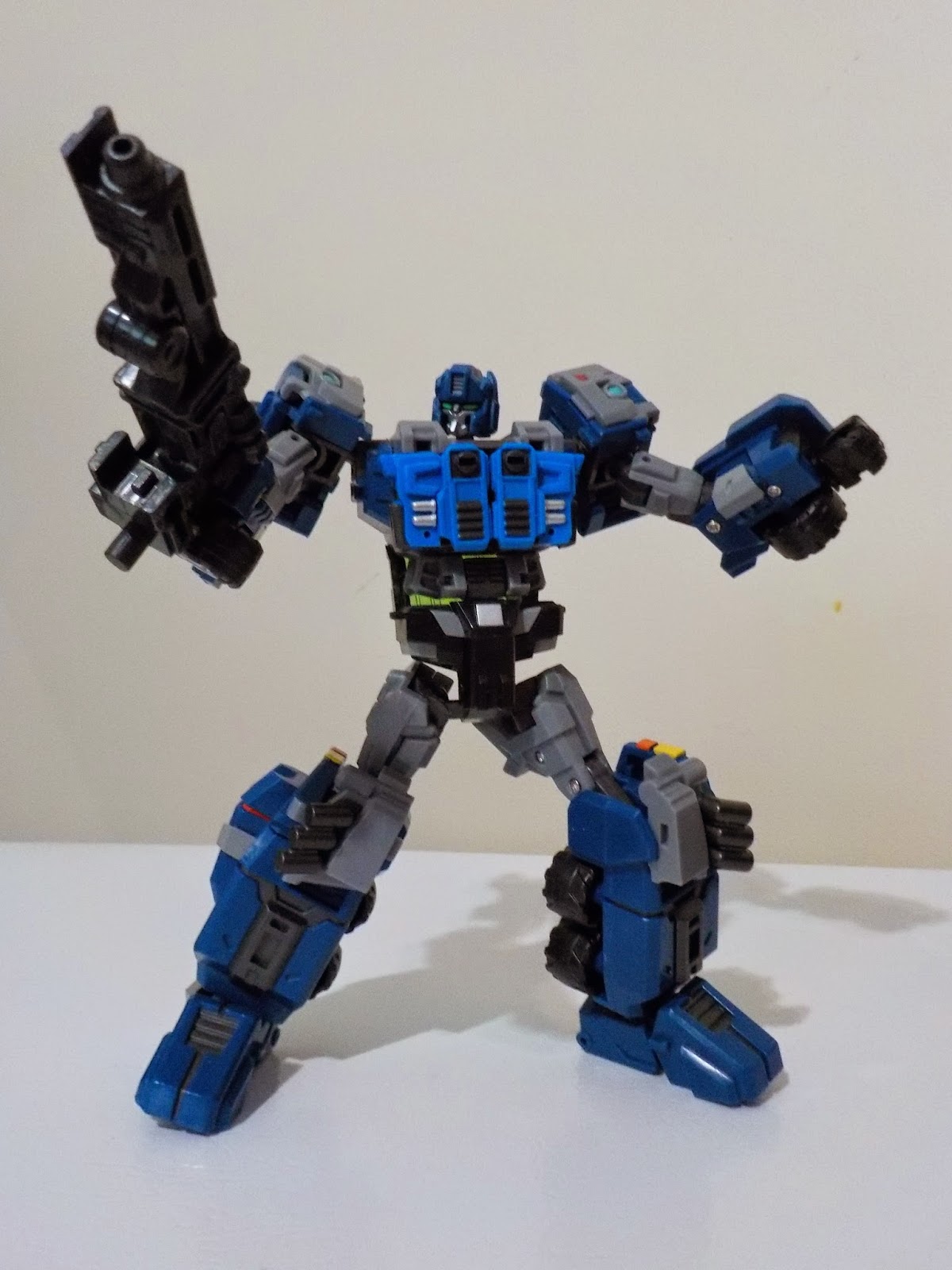 Osh's Space Odyssey: Adventures in Sci-Fi Geekery: Fansproject Warbot ...
