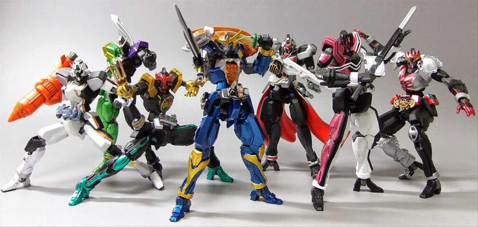 Gundam x Kamen Rider Crossover Groupshots - Gundam Kits Collection News ...
