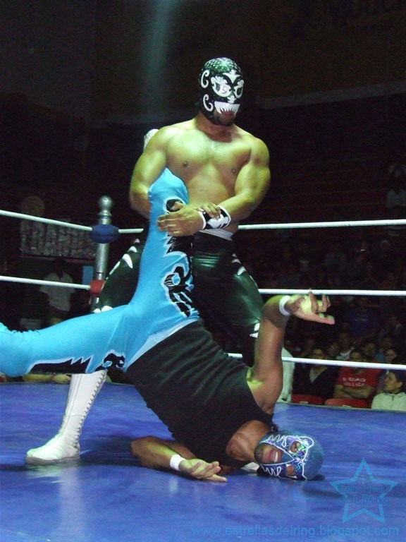 ESTRELLAS DEL RING.: En duelo de dinastias, el V-5, Ray Mendoza Jr rapó ...