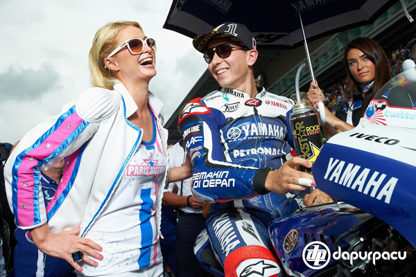 Umbrella Girls From The Grid Of Motogp Sexy Umbrella Girl