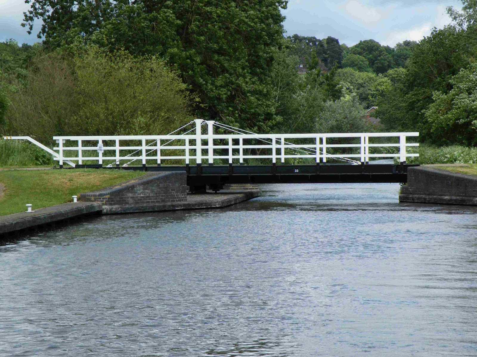 Travelling the Canals of England: Heading West - nearly into Wiltshire