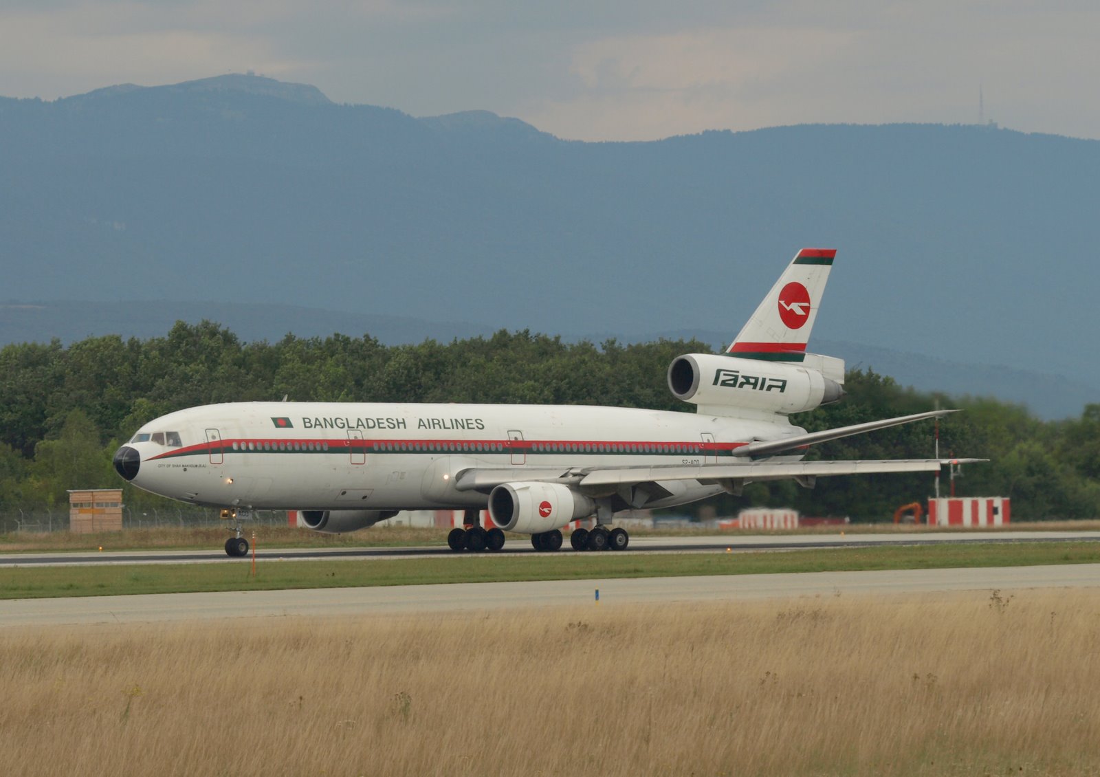 FLUGZEUGE: S2-ACO Douglas DC10-30 BBC