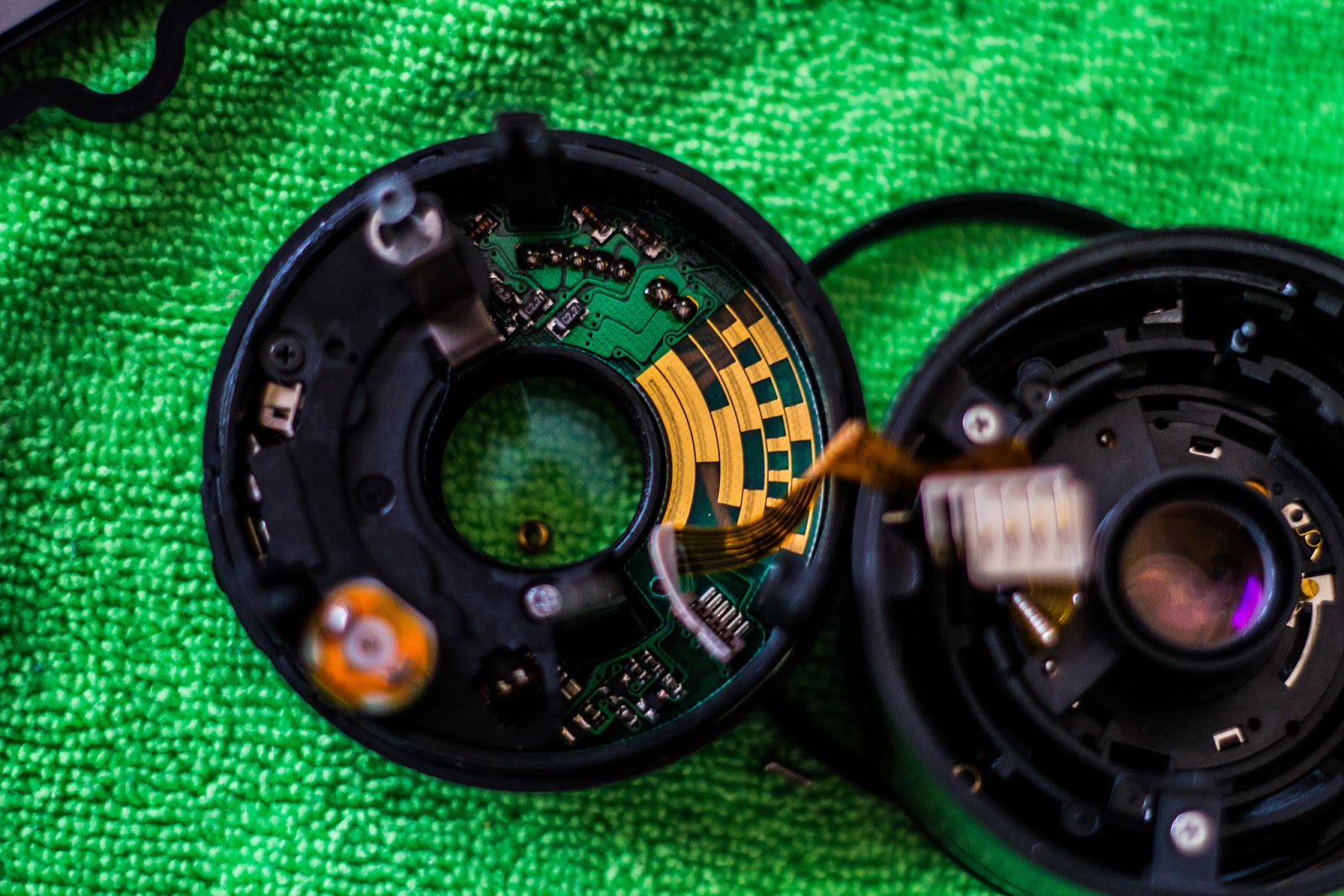 Canon 30-80 4-5.6 Tear Down, Inside a broken camera lens