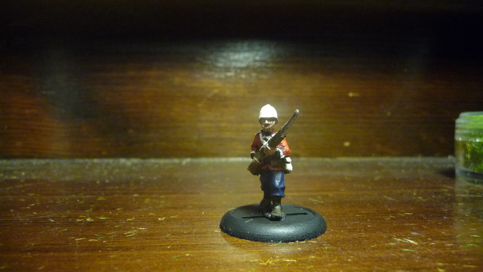 Painted Lead (Soldiers in Miniature): British Colonial Soldier