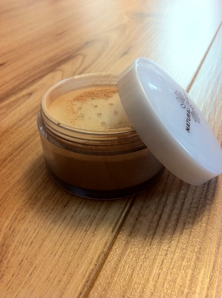 Beauty Ramblings // UK Beauty Blog: Natural Collection Loose Powder