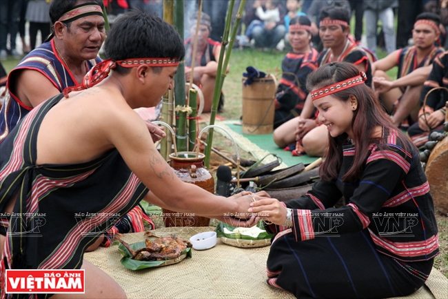 Amazing Vietnam: Đám cưới người Gia Rai