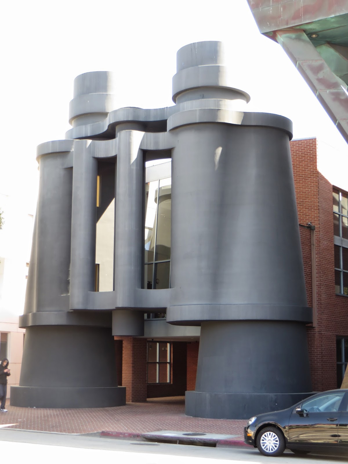 EntreVoir: Chiat / Day Building - Frank Gehry - Claes Oldenburg et ...