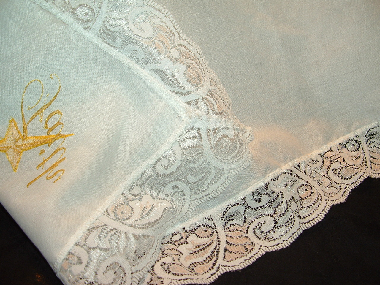 Cajun Stitchery: Lap Handkerchiefs and Lap Scarves