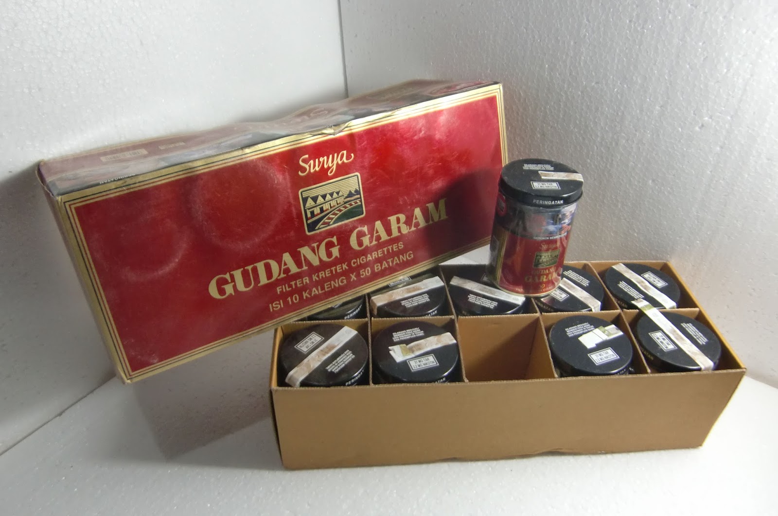 CILEGON ANTIK: Tin Box / Satu Pak Kaleng Rokok Gudang Garam Surya 16 ...