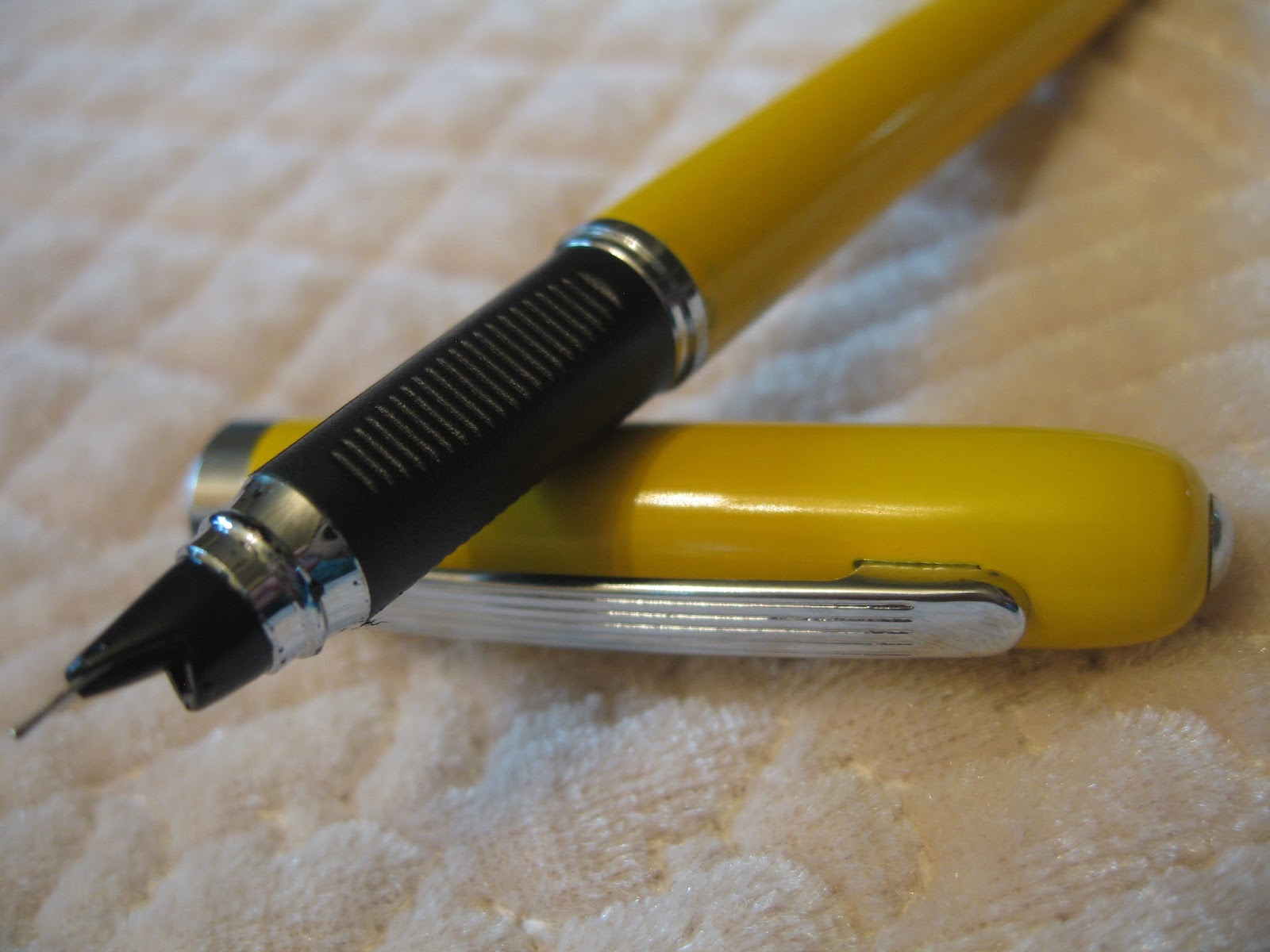 BLURT Blogger: Jinhao Baoer Lemi Hero Fountain Pen & Rollerball Review