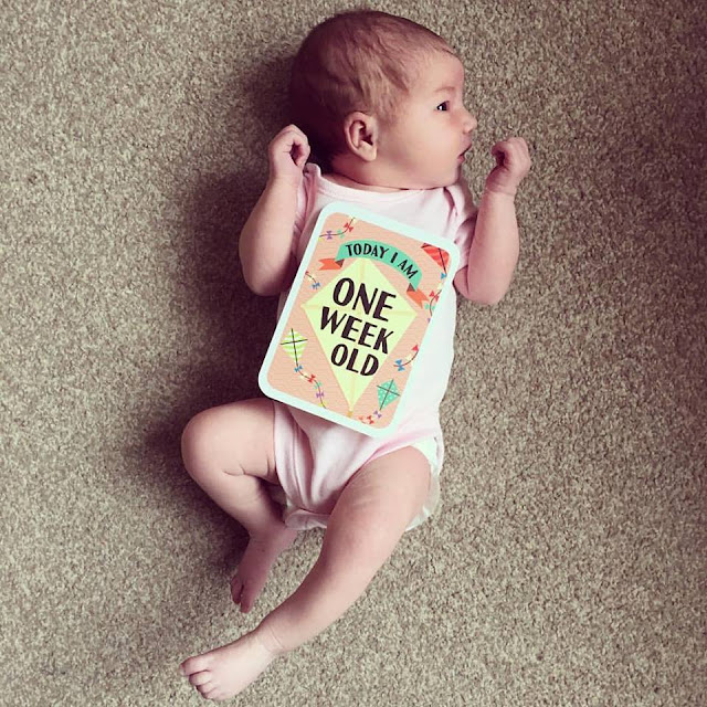 Chic Geek Diary: Ava - 1 Week Old